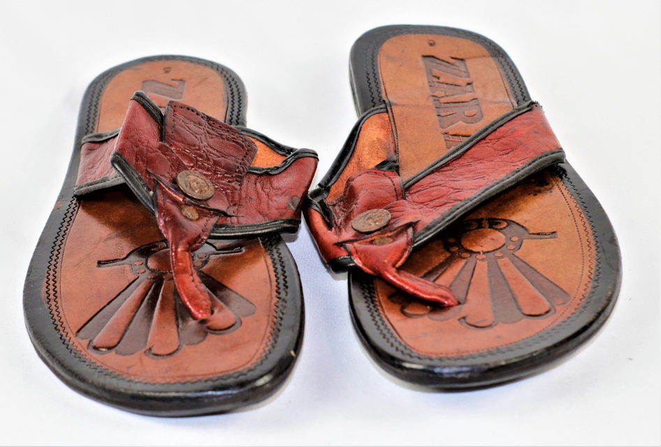 African Raw Genuine Leather Men Slippers Design